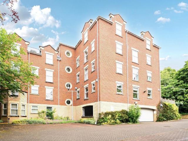 Cardigan Road, Headingley, Leeds, LS6 2 bed flat to rent £1,195 pcm £276 pw