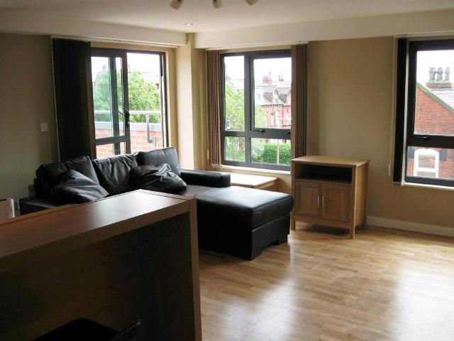 Cardigan Road, Leeds 2 bed flat to rent £2,427 pcm £560 pw