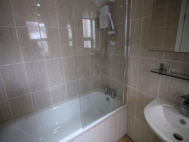 Cardigan Road, Leeds 5 bed house to rent £2,687 pcm £620 pw