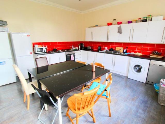 Cardigan Road, Leeds 8 bed house to rent £3,813 pcm £880 pw