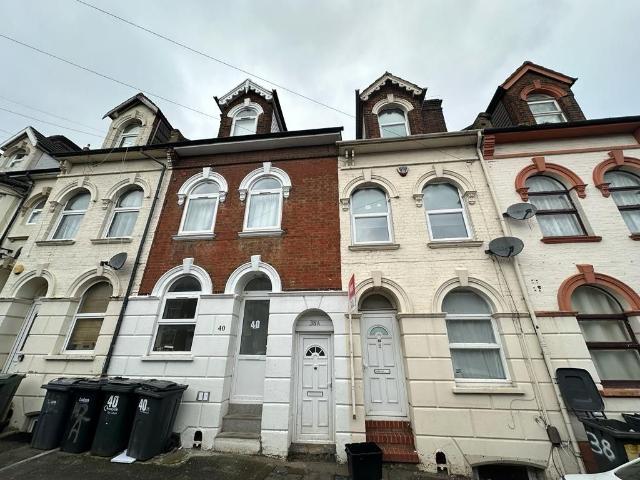 Cardigan Street, Luton, Bedfordshire LU1, 2 bed flat to rent, £1,250 pcm | PrimeLocation