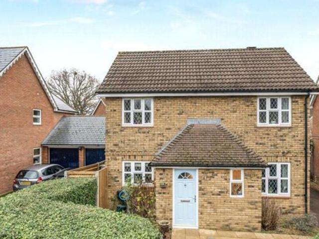 Cardwells Keep, Guildford, 3 Bedroom Detached