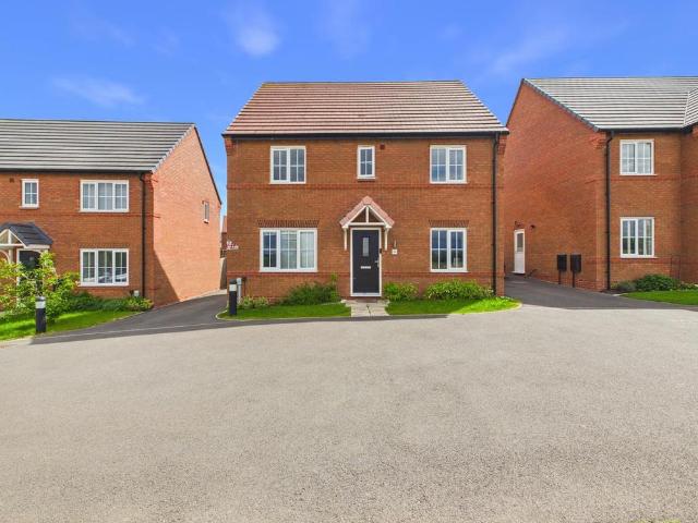 Carew Drive, Loughborough 4 bed detached house to rent £2,100 pcm £485 pw