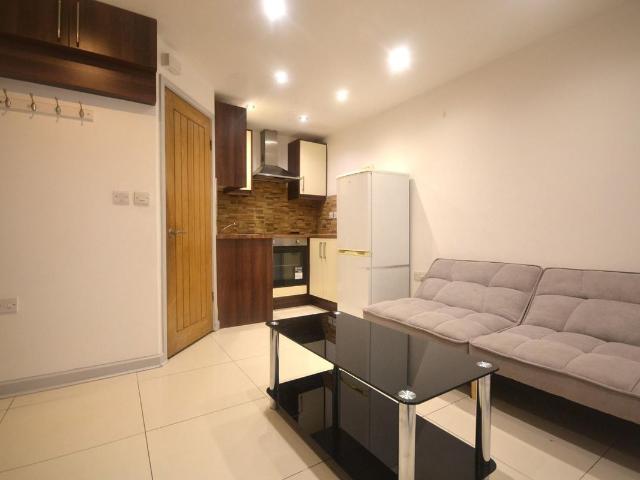 Carey Street, Reading RG1, 1 bed flat to rent, £950 pcm | PrimeLocation