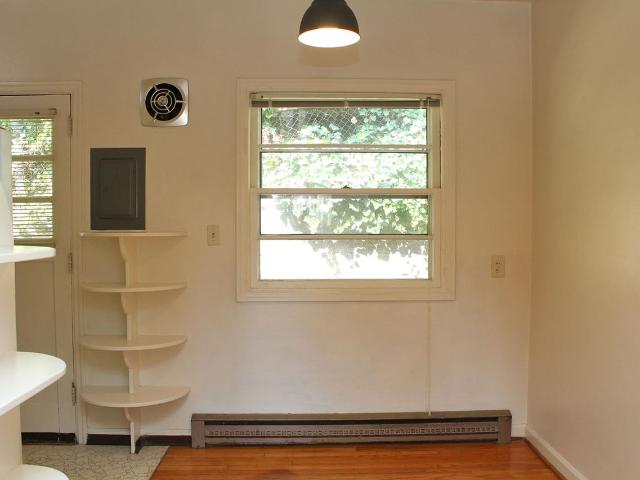 CarFa13 1 Bedroom Apartment for Rent at 3507 Sw 11th Ave, Portland, OR 97239 Homestead