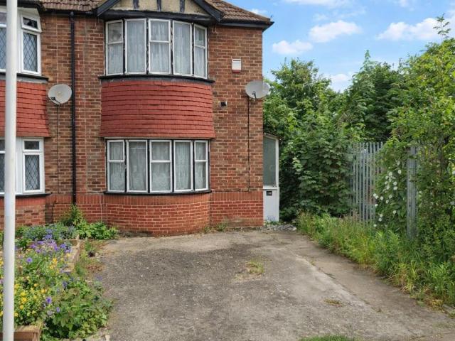 Carfax Road, Hayes UB3, Studio to rent, £998 pcm | PrimeLocation