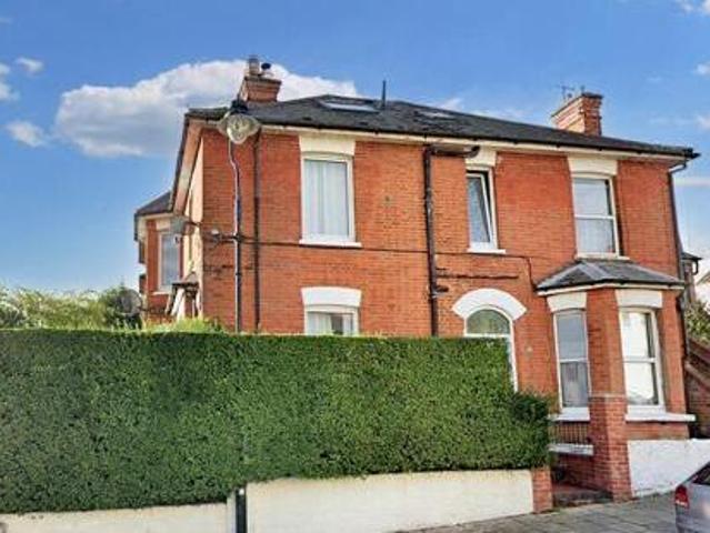 Cargate Avenue, Aldershot, 3 Bedroom Semi detached