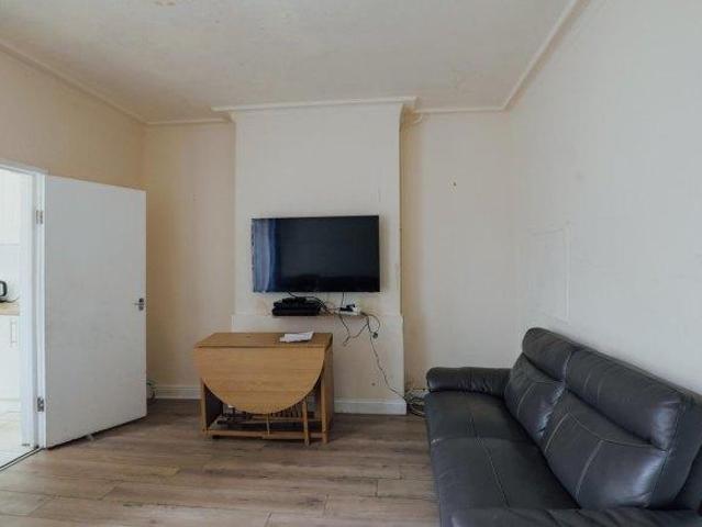 Carholme Road 6 bed house share to rent £2,544 pcm £587 pw