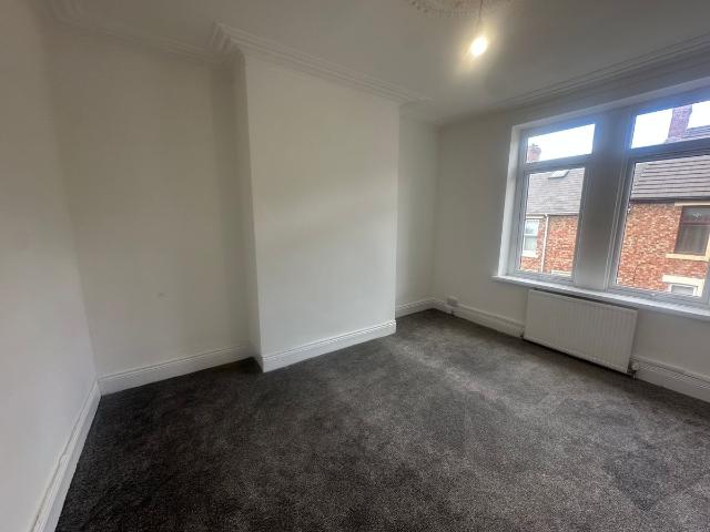 Caris Street, Gateshead NE8, 2 bed flat to rent, £800 pcm | PrimeLocation
