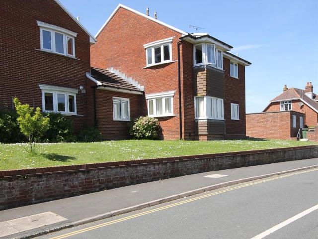 Carisbrooke High Street, Newport PO30, 2 bed flat to rent, £895 pcm | PrimeLocation