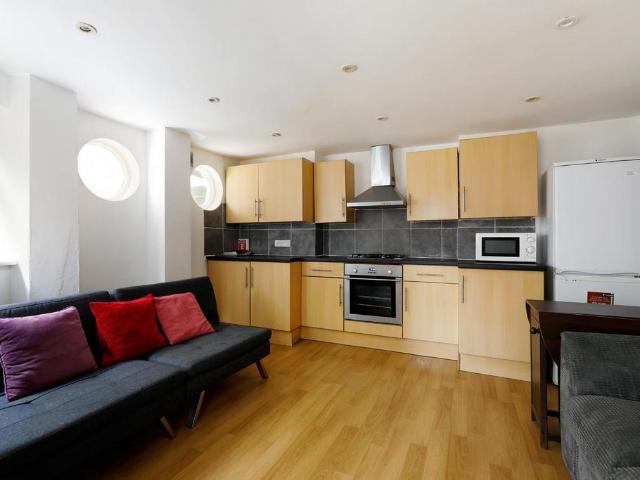 Carisbrooke Road, Brighton 5 bed end of terrace house to rent £2,710 pcm £625 pw