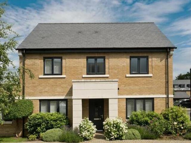 Carleton Avenue, East Molesey, 3 Bedroom Detached