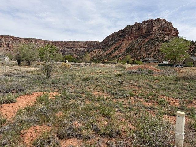 Carling St, Colorado City, AZ 86021