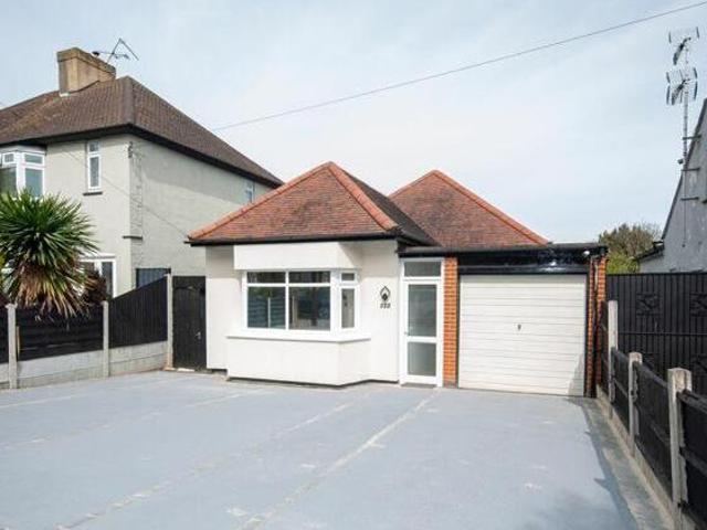 Carlingford Drive, Westcliff on sea, 2 Bedroom Detached