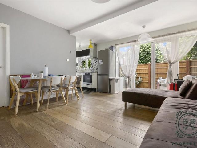 Carlingford Road, London N15, 3 bed flat to rent, £2,300 pcm | PrimeLocation