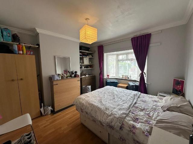 Carlisle Avenue, East Acton, London W3, Room to rent, £900 pcm | PrimeLocation