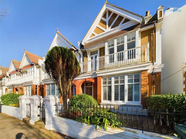 Carlisle Road, Hove, East Sussex, BN3 2 bed flat to rent £1,850 pcm £427 pw