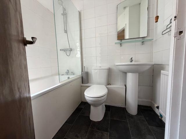 Carlisle Street, Cardiff CF24, 2 bed flat to rent, £1,100 pcm | PrimeLocation