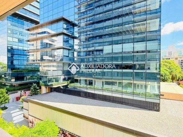 Carlos Gomes Square andar alto e mobiliado!