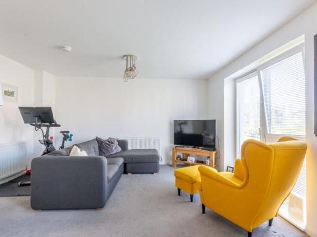 Carlow Gardens, South Queensferry EH30, 2 bed flat to rent, £1,250 pcm | PrimeLocation