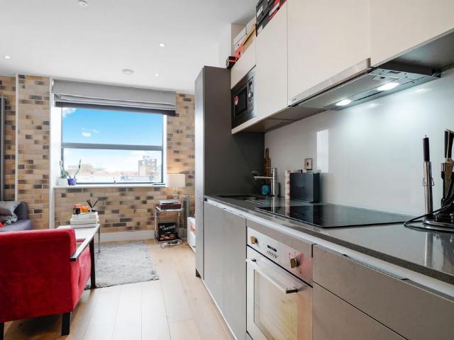 Carlow Street, Carlow House Carlow. Studio to rent £2,000 pcm £462 pw