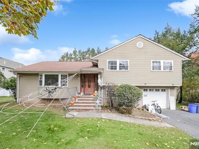 Carlson Ct, Closter, Home For Sale