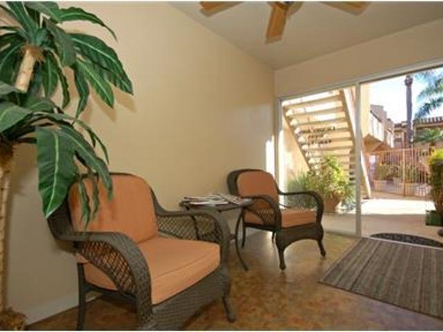 Carlsbad, 2 bed, 1 bath for rent