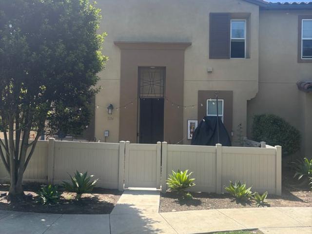 CARLSBAD TOWNHOME 1 Room Available for Rent