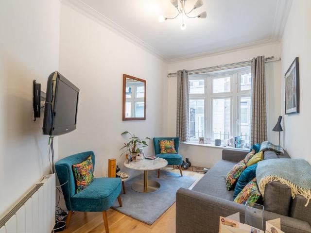 Carlton Mansions, 16 17 York. 1 bed flat to rent £2,100 pcm £485 pw