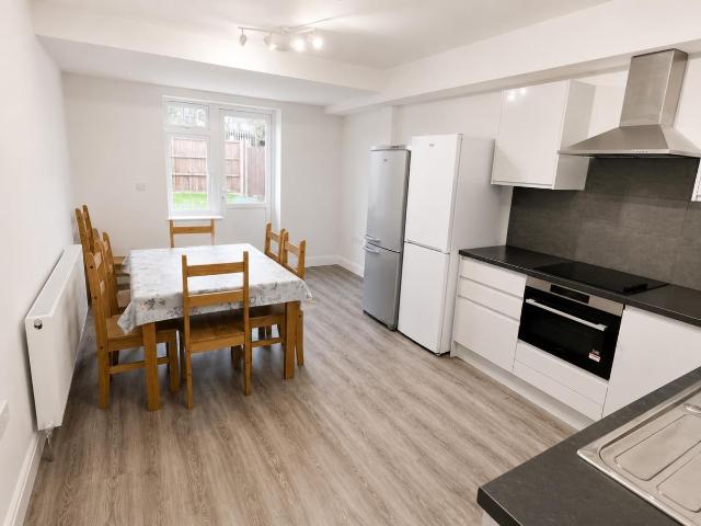Carlton Avenue, Harrow HA3, 3 bed flat to rent, £2,250 pcm | PrimeLocation