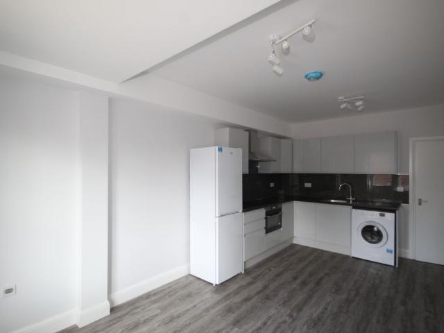 Carlton Avenue, Harrow, Middlesex HA3, 3 bed maisonette to rent, £2,150 pcm | PrimeLocation
