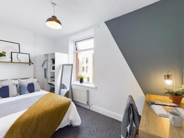 Carlton Avenue, Manchester M14, Room to rent, £867 pppm | PrimeLocation