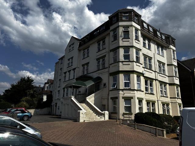 Carlton Court, Christchurch Road BH1, 2 bed flat to rent, £1,150 pcm | PrimeLocation