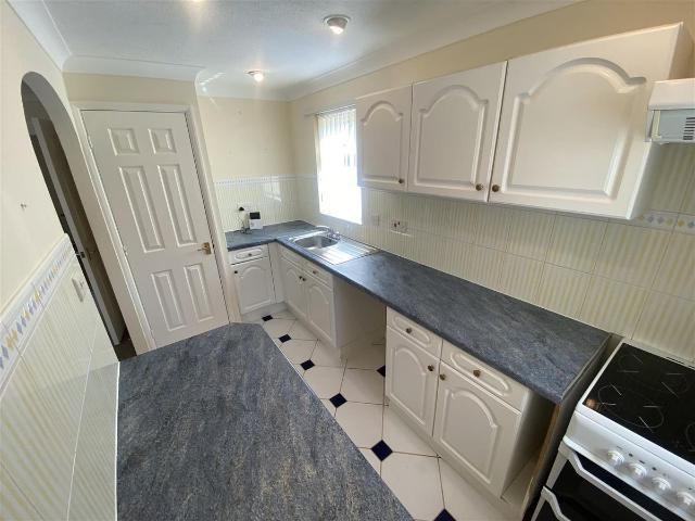 Carlton Drive, Bridgwater TA6, 1 bed flat to rent, £850 pcm | PrimeLocation