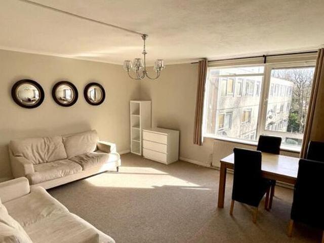 Carlton Drive, London, 3 Bedroom Maisonette