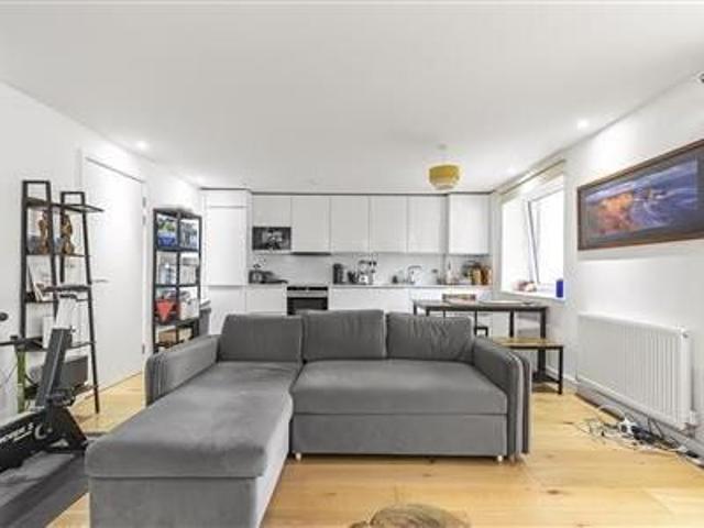 Carlton Drive, SW15