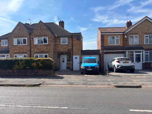 Carlton Drive, Wigston LE18, 3 bed property to rent, £1,495 pcm | PrimeLocation