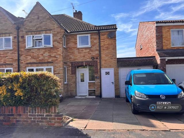 Carlton Drive, Wigston, Leicester, LE18 3 bed semi detached house to rent £1,495 pcm £345 pw