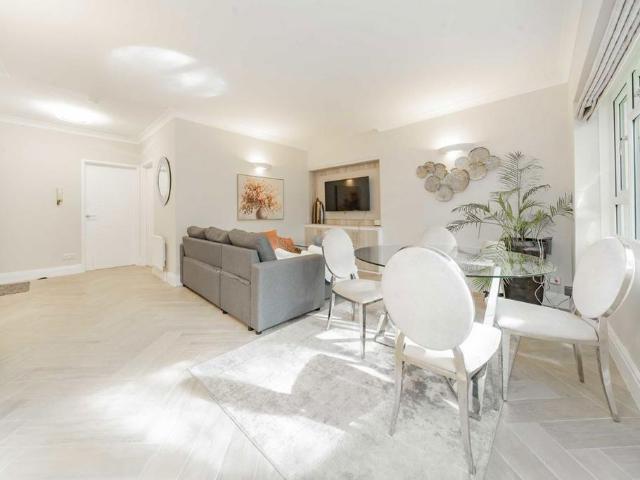 Carlton Hill, London NW8 2 bed flat to rent £3,500 pcm £808 pw