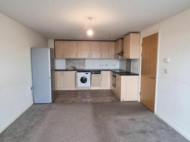 Carlton House, Ilford IG1, 1 bed flat to rent, £1,500 pcm | PrimeLocation