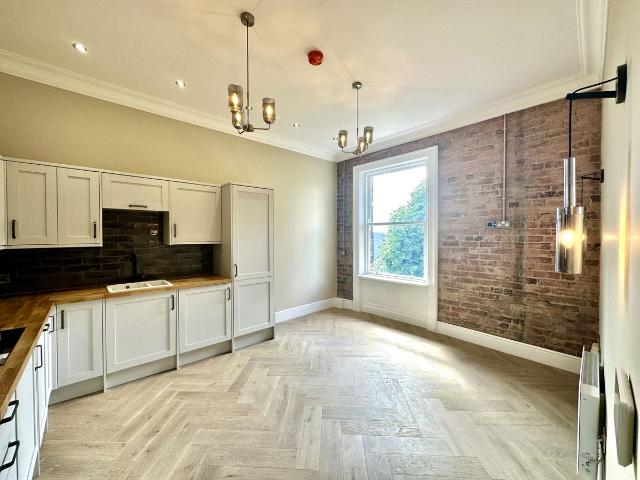 Carlton House, Sandy Walk WF1, 2 bed flat to rent, £1,085 pcm | PrimeLocation