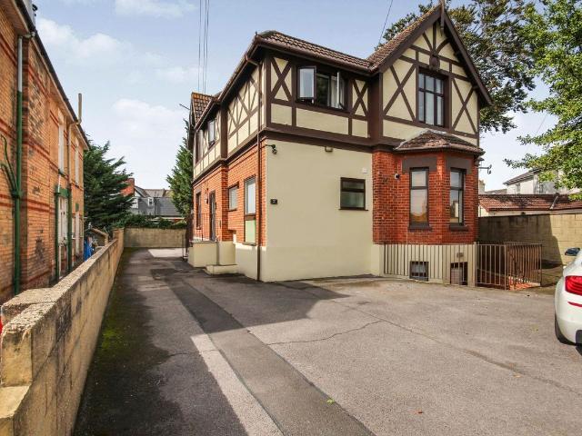 Carlton Road, Bournemouth BH1, 2 bed property to rent, £1,350 pcm | PrimeLocation