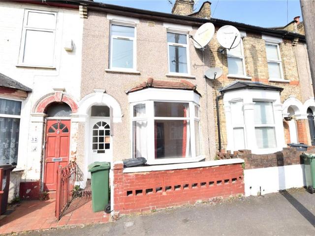 Carlton Road, London, E11 3 bed terraced house to rent £2,100 pcm £485 pw