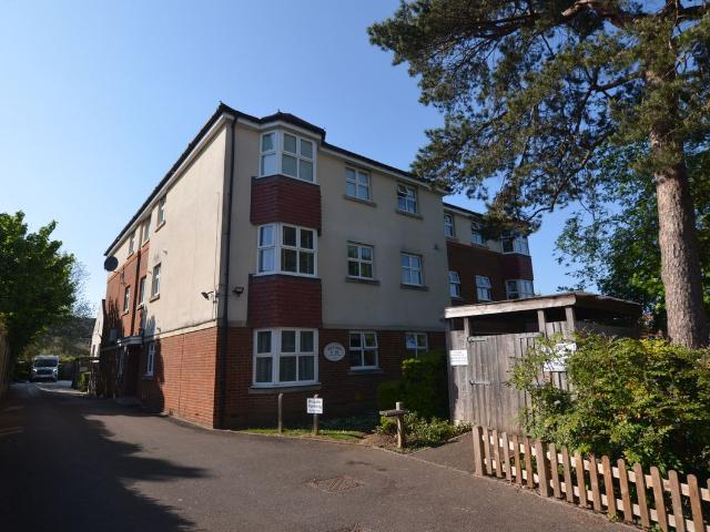 Carlton Road, Sidcup DA14, 2 bed flat to rent, £1,550 pcm | PrimeLocation