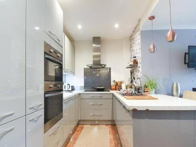 Carlton Road, Walton on thames, 3 Bedroom Terraced