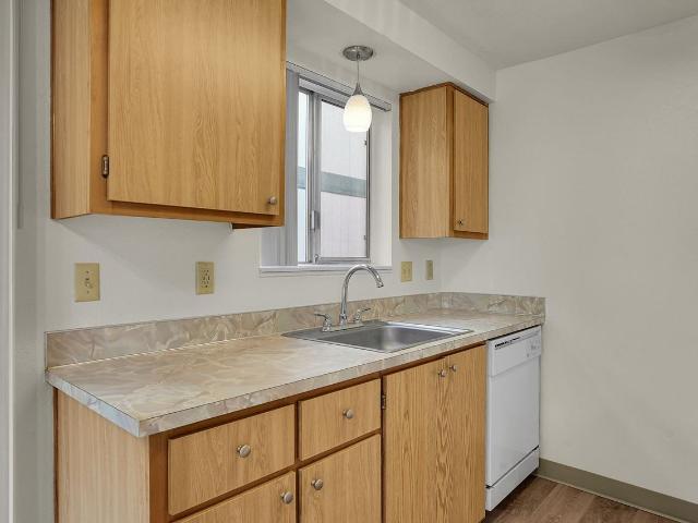 Carlton Square Apartments 2 Bedroom Apartment for Rent at 298 Triple Tree Cir N, Keizer, OR 97303 Keizer