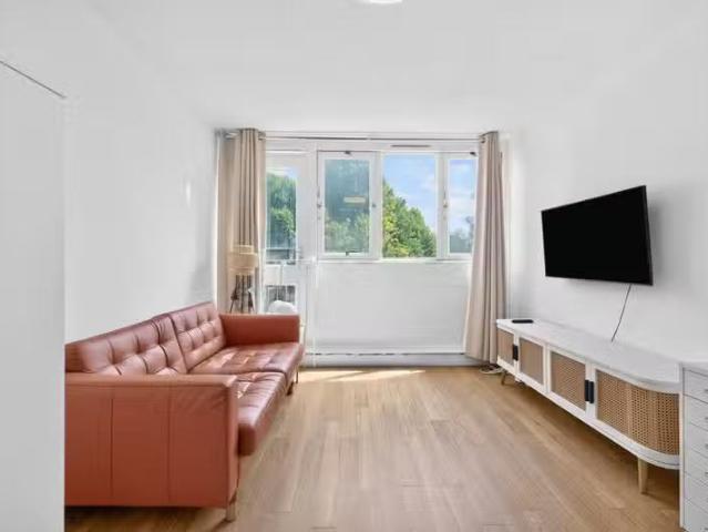 Carlton Vale, London, NW6 5EN