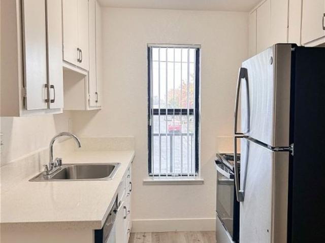 Carlton Woods Studio Apartment for Rent at 5311 College Oak Dr, Sacramento, CA 95841