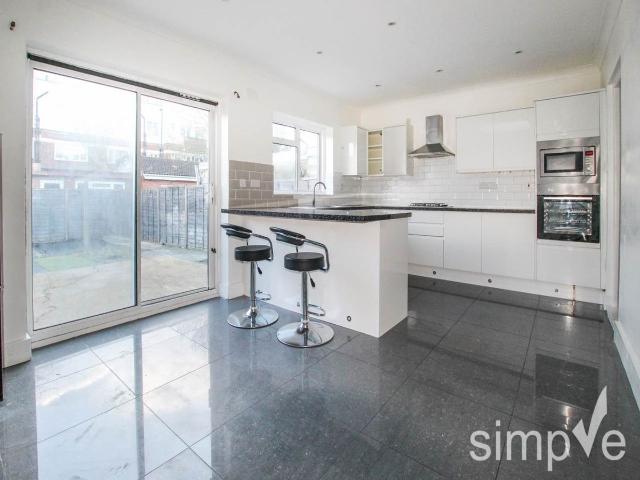 Carlyle Avenue, Southall, Middlesex UB1, 4 bed property to rent, £4,600 pcm | PrimeLocation