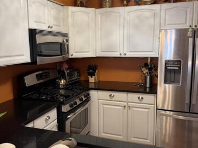 Carlyle Grn, Staten Island, Home For Sale